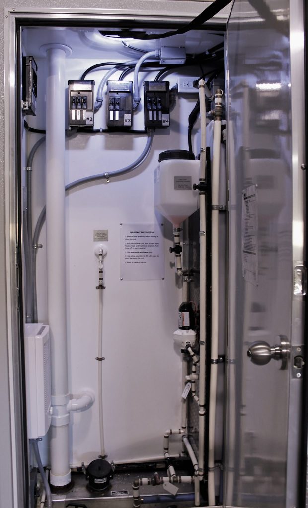 Pro 600 Portable Restroom - Ameri-Can